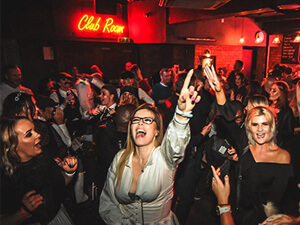 Hen Weekend Bar Crawls | Last Night of Freedom